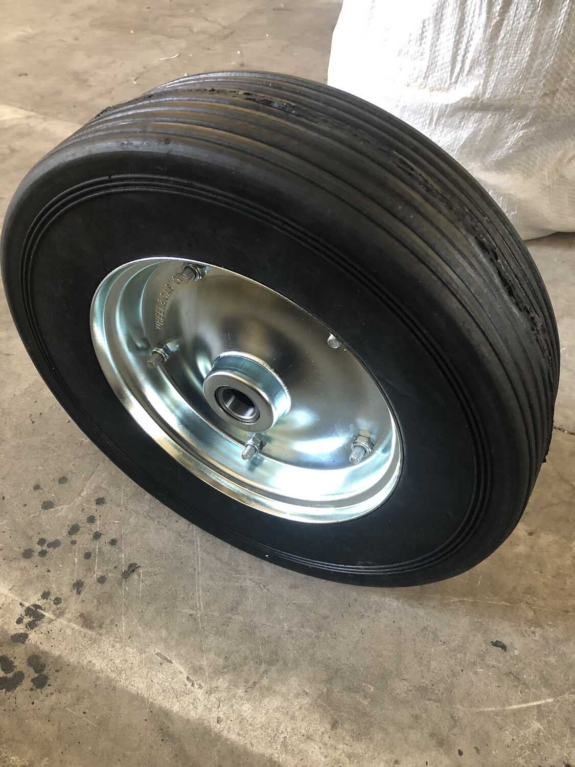 350x100 Split rim Rubber Wheelbarrow wheel