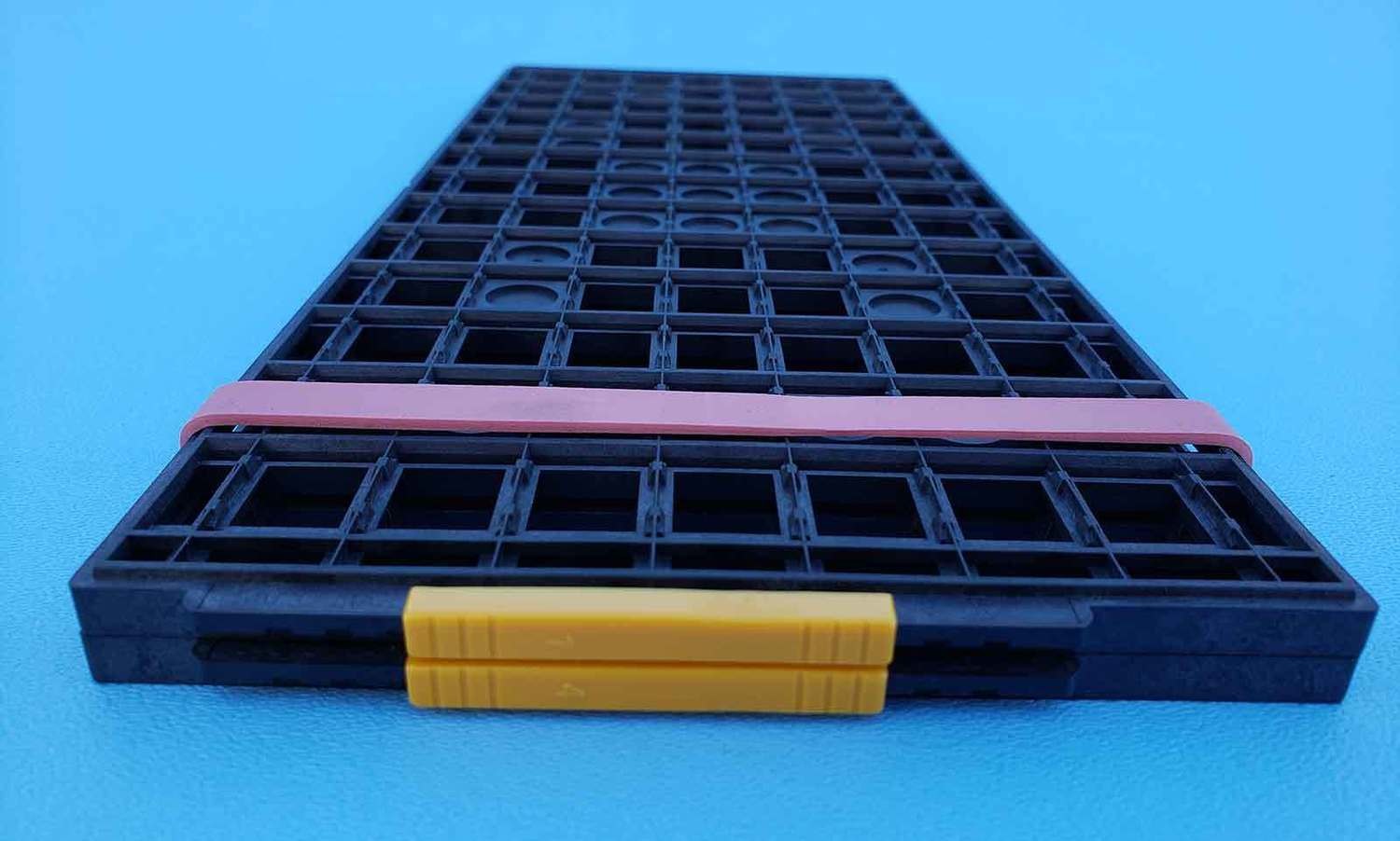 JEDEC Tray Clips for visual identification, sorting, aging, etc. - Top ...