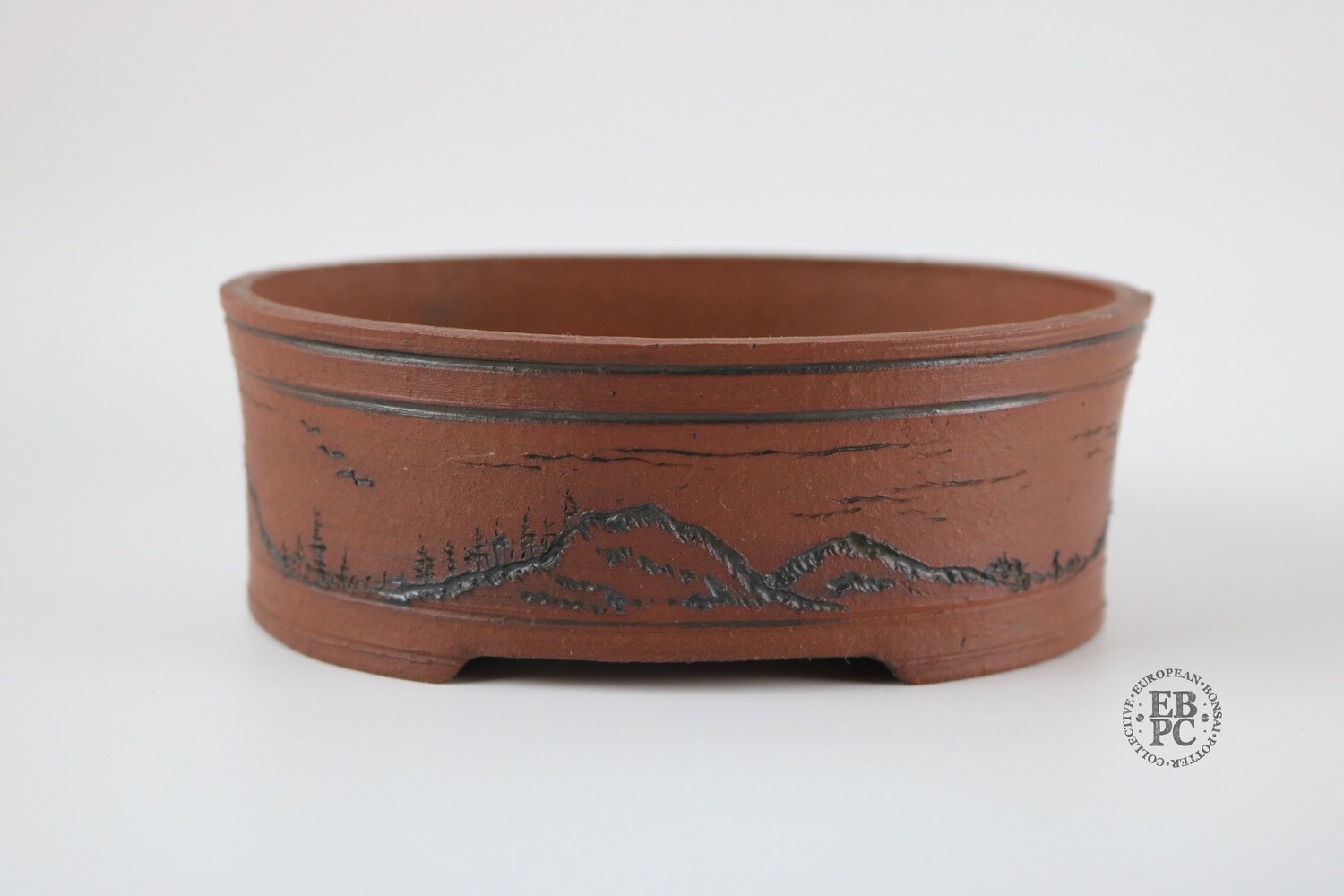 M.B. Bonsaischalen - 15.3cm; Unglazed; Oval; Carved Landscape Scene ...