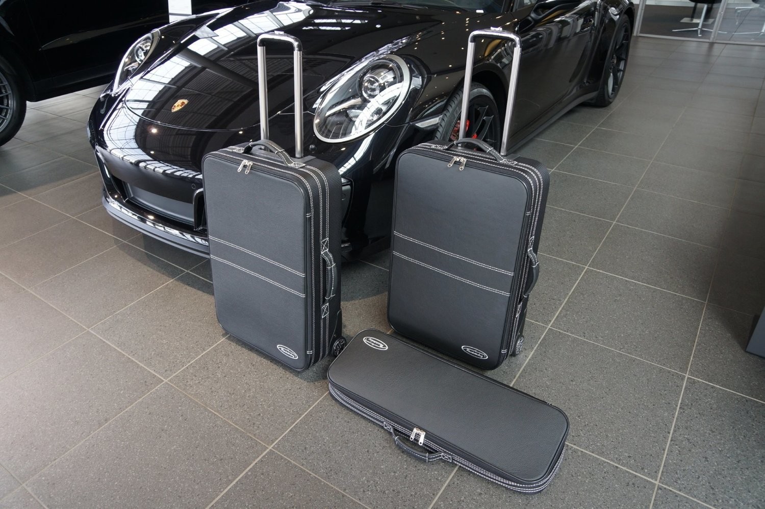 Roadsterbag Porsche 992 front trunk Version A (partial leather)