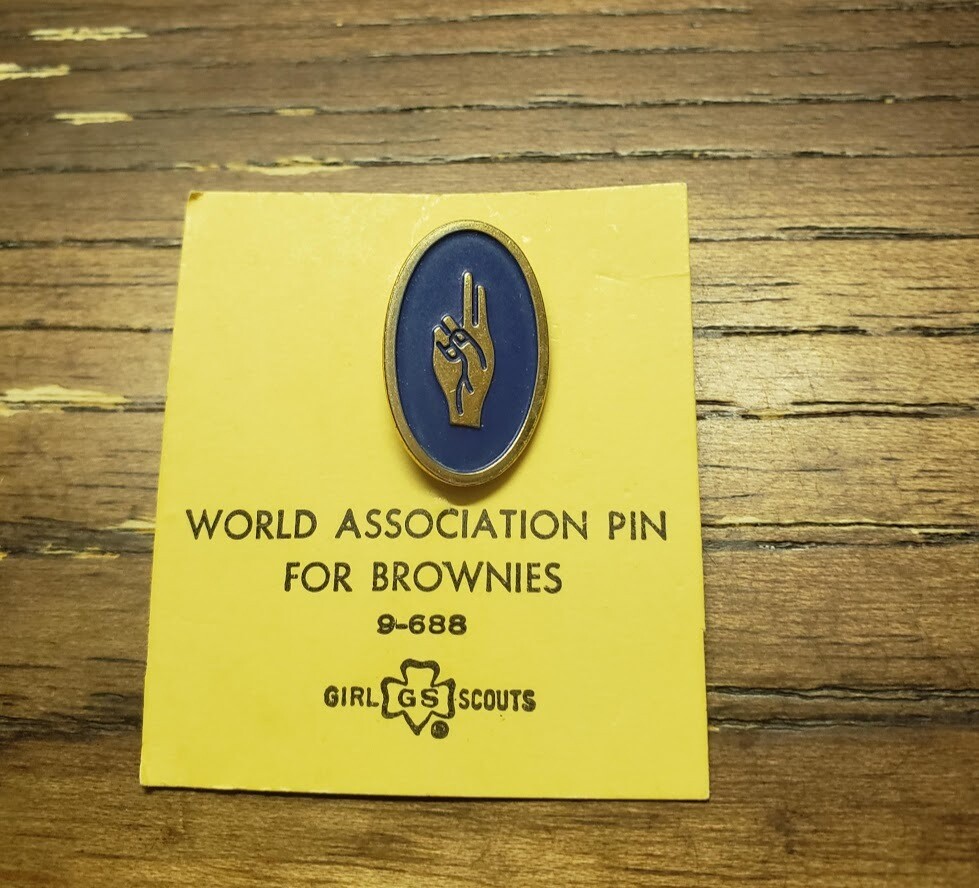 Brownie World Association Pin 1956-1976