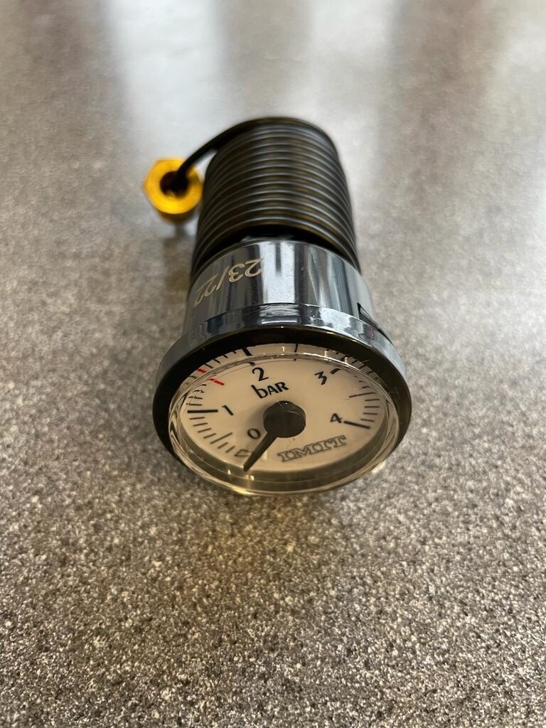 DGT18185404 - Monometer 0-4 bar VVX-I-R-FI Pressure Gauge ( 18185404 )