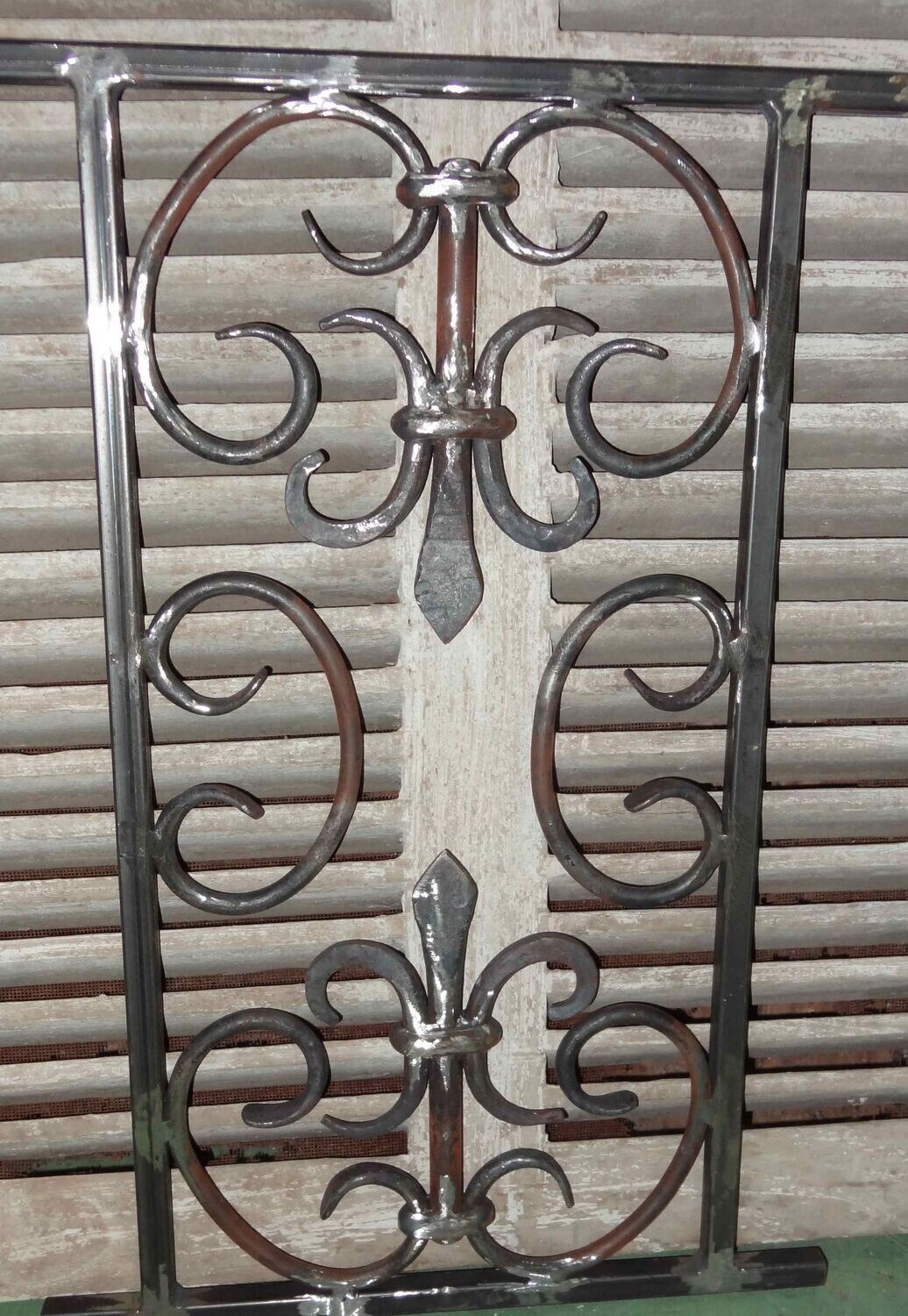 grille de défense pour un soupirail ,70x35 cm