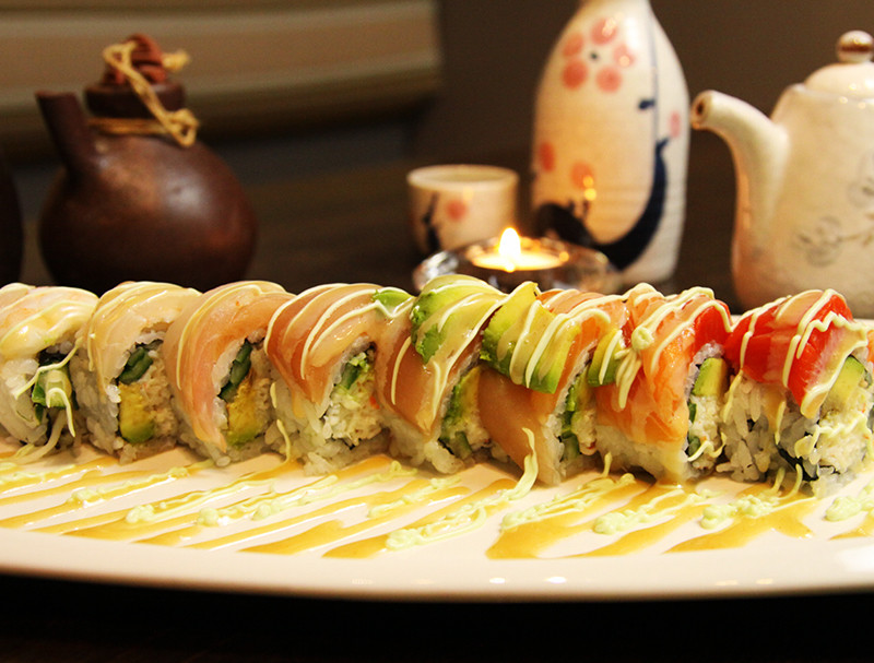 Rainbow Roll (8 pcs)