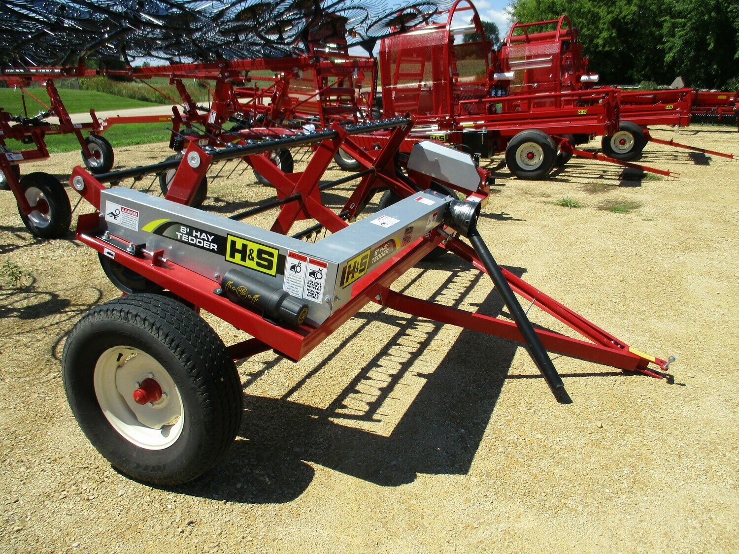 H & S HT8 8’ HAY TEDDER