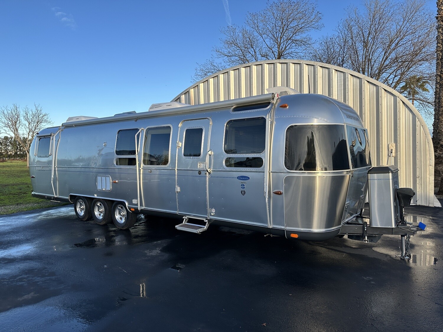 2011 Airstream Classic 34 foot triple axle #18 of only 25 built ...