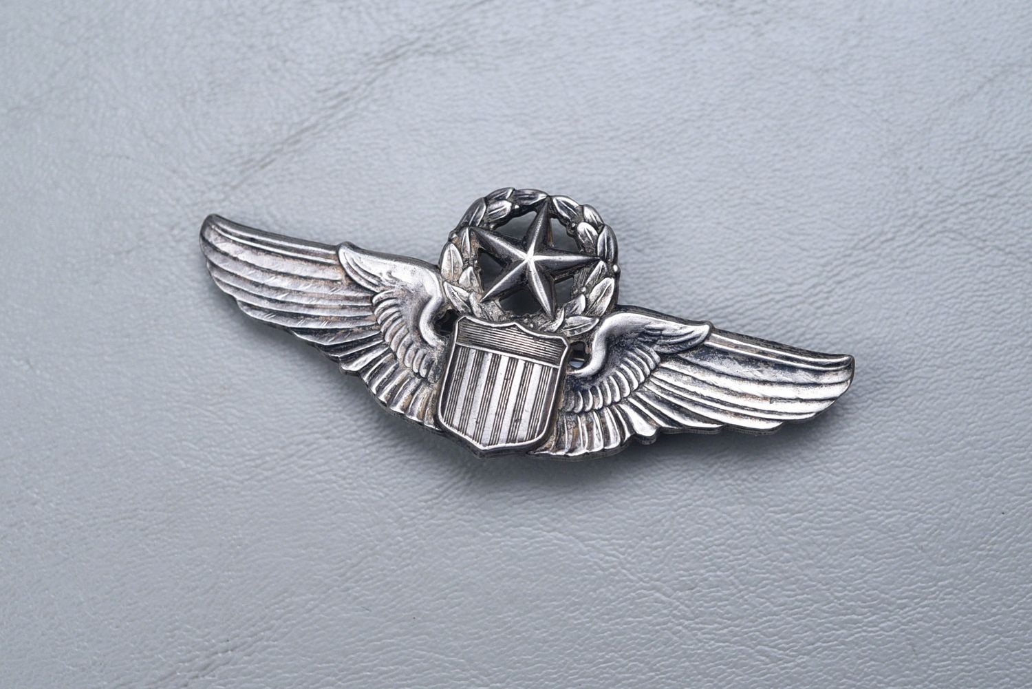WWII U.S. ARMY AIR CORPS COMMAND PILOT WING - PIN BACK, STERLING