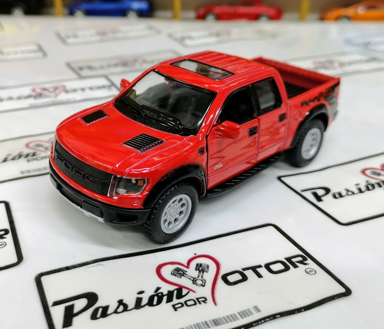 1:46 Ford F-150 SVT Raptor Super Crew 2013 Rojo Pick Up Kinsmart En ...