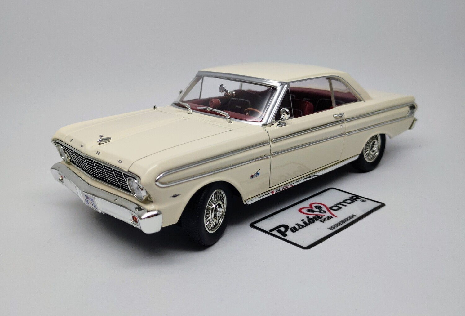 1:18 Ford Falcon Futura Coupe 1964 Crema LUCKY DIE CAST Road Signature ...