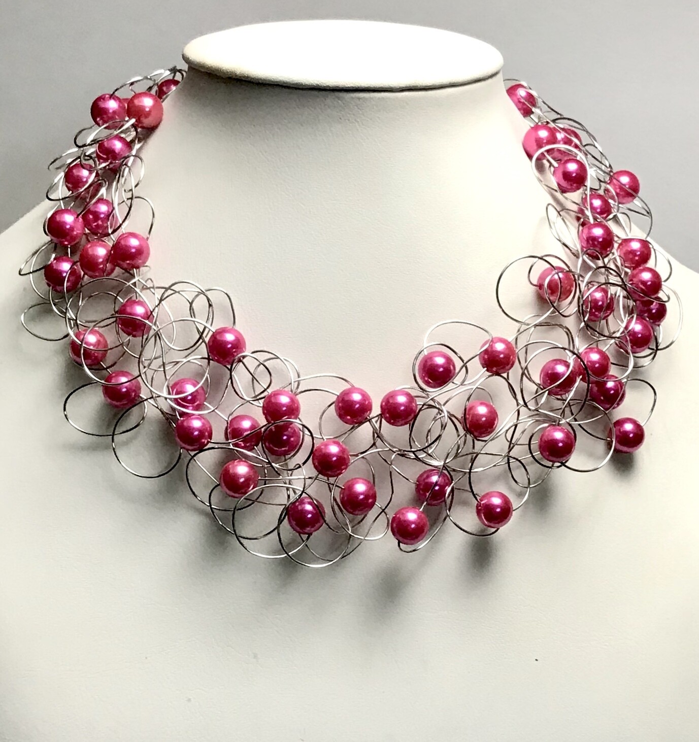 COLLIER ROYAL PERLES ROSE FUSHIA