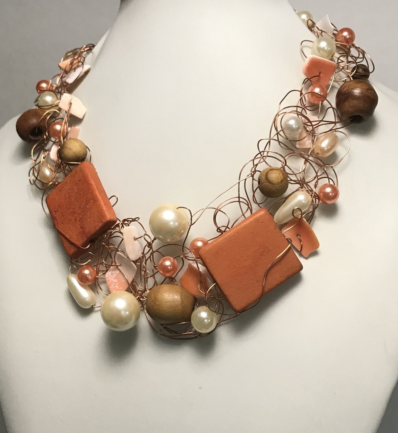 COLLIER ROYAL PERLES ET BOIS ORANGE