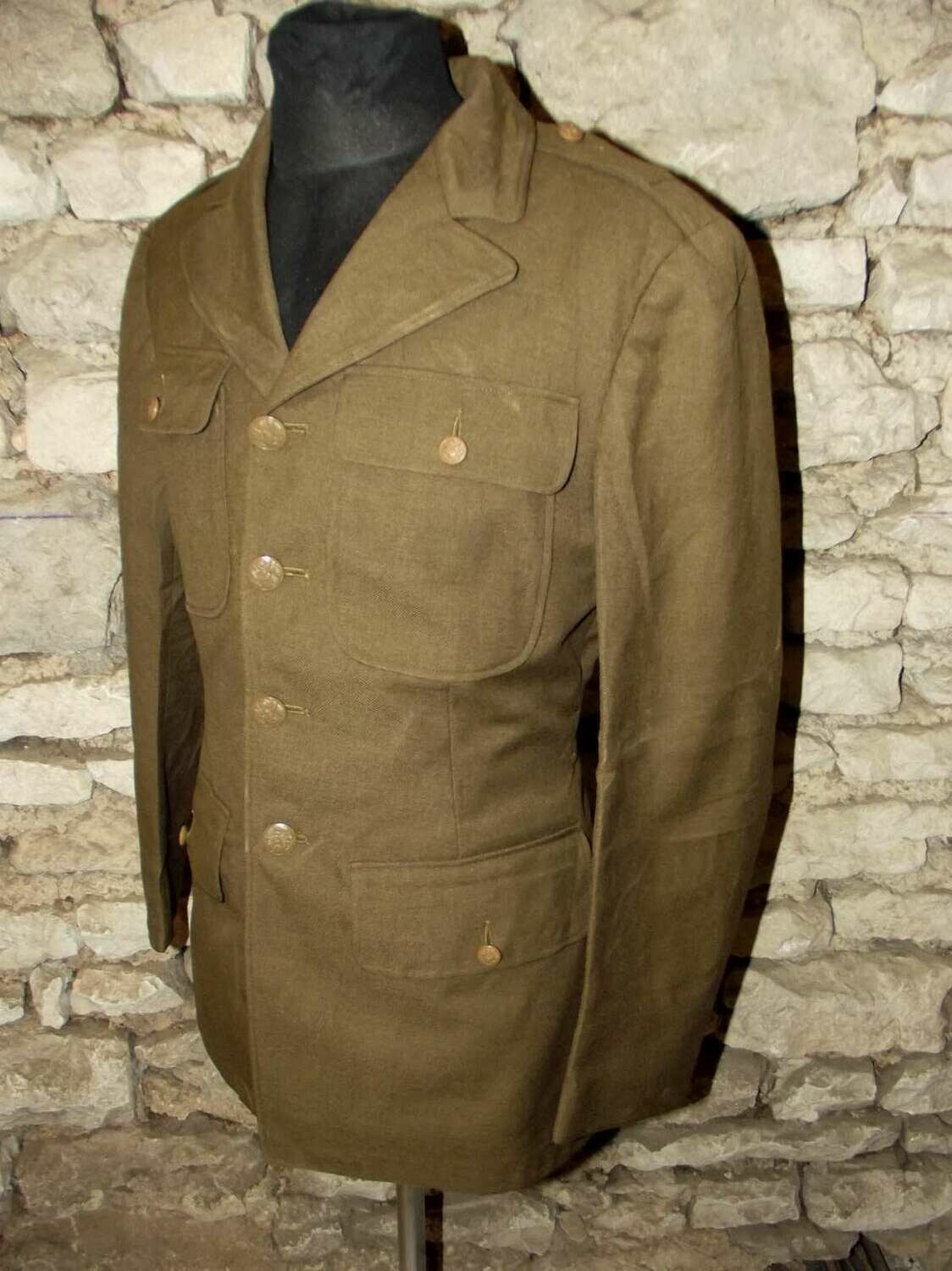 Vareuse Sortie US datée 1940 boutons Plastiques . taille 36 R