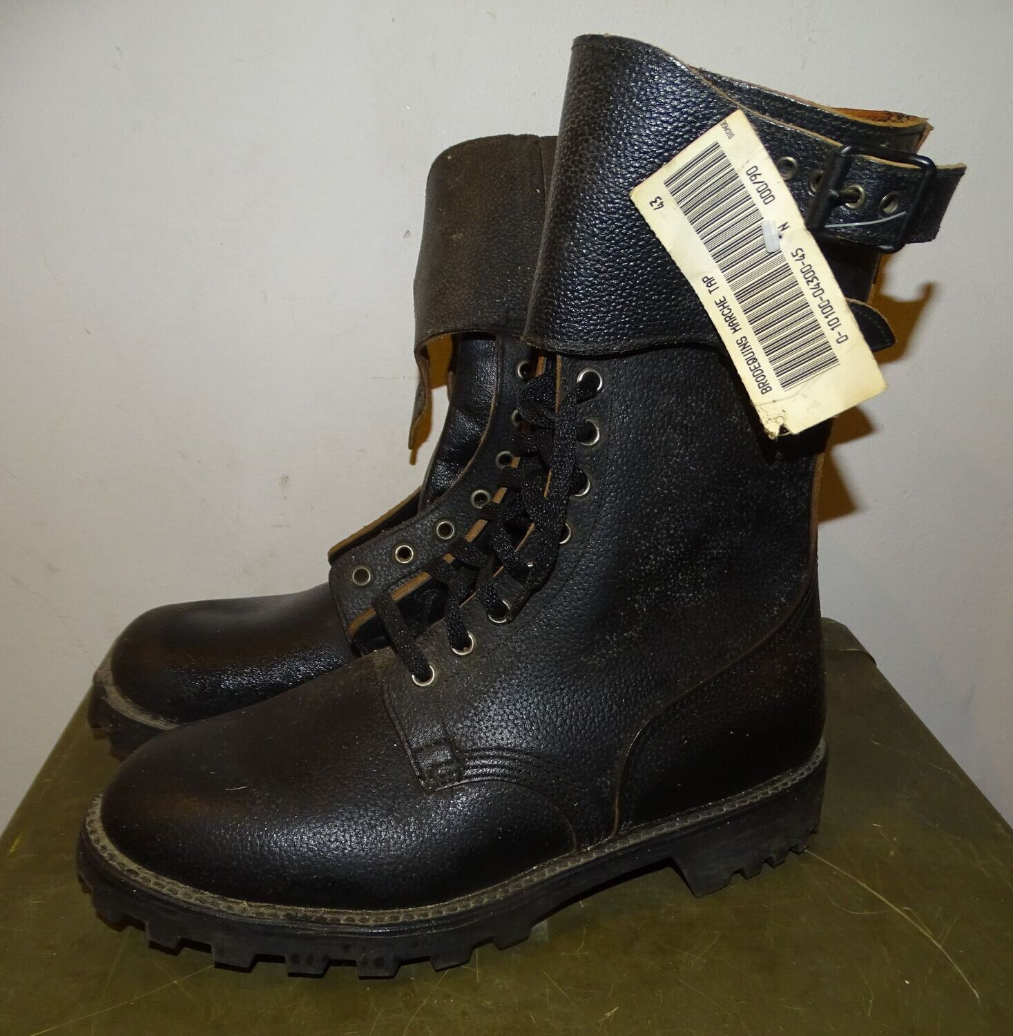 Rangers Française cuir noir BM65 Marbot 1983 taille 44. Nos