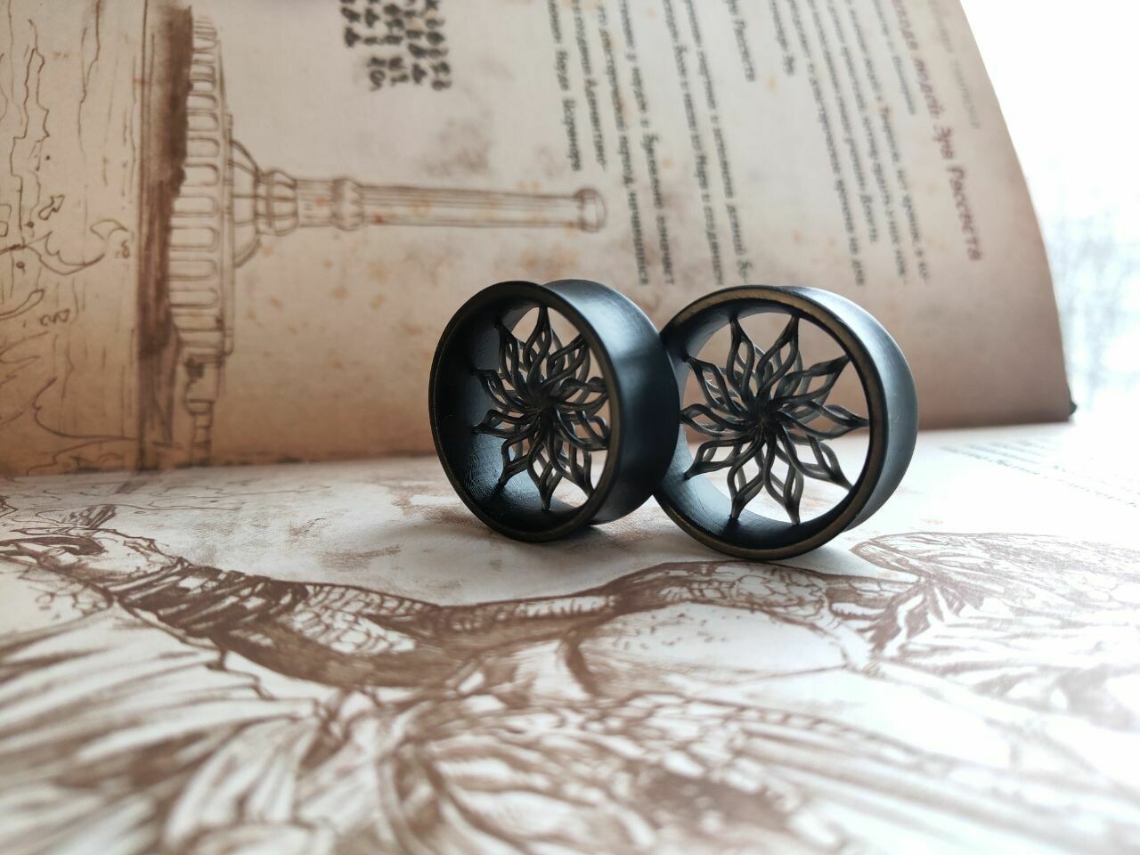 Snowflake - Double Flared Ear Tunnels