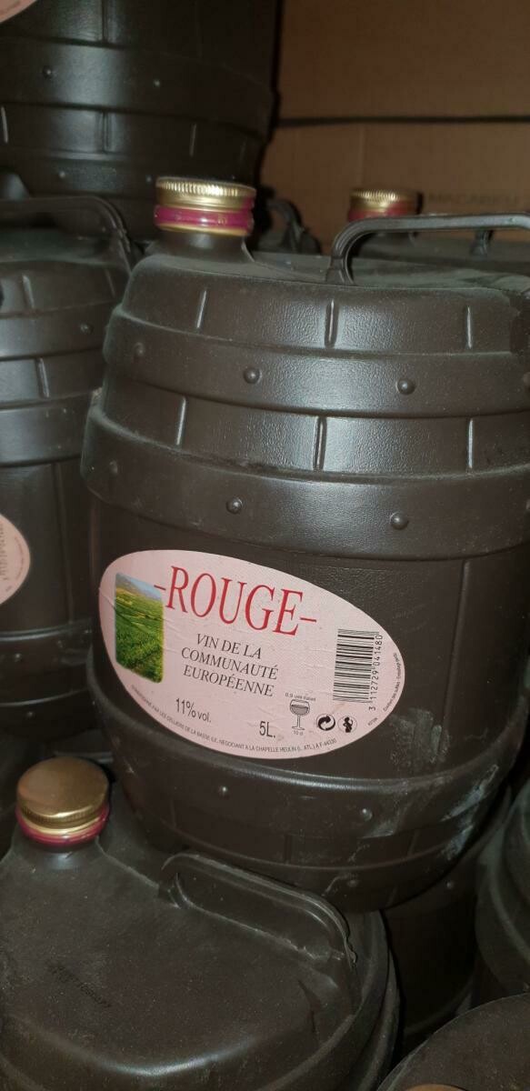 14 cubis de 5 Litres de vin rouge