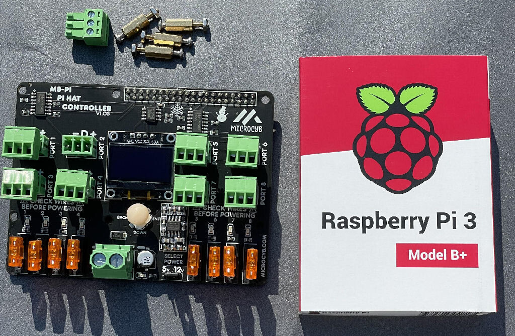 Combo Raspberry Pi 3B+ with M8 Pi cape pixel controller for FPP 6.x