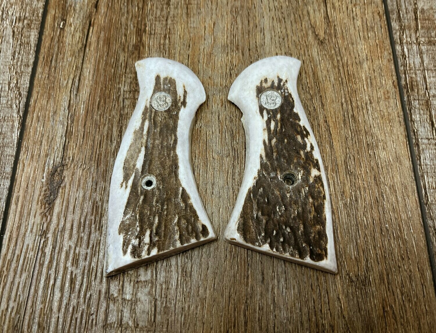 Smith & Wesson N Frame Stag Grips with Medallions