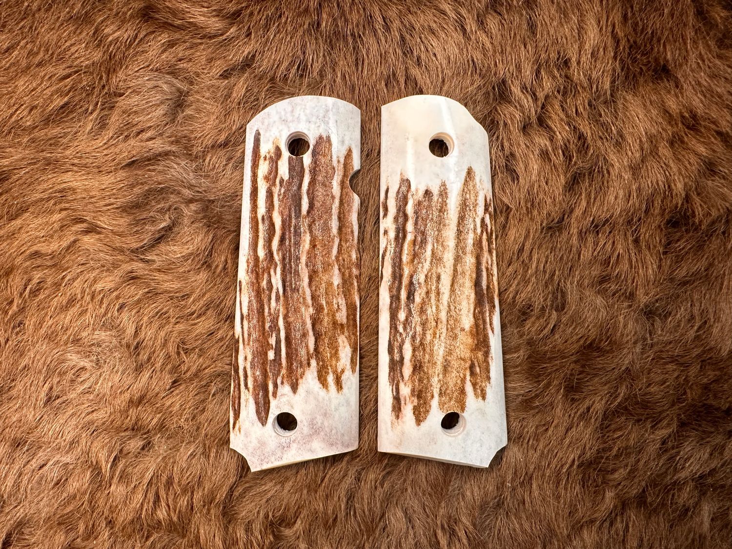 Traditional 1911 Stag Grips