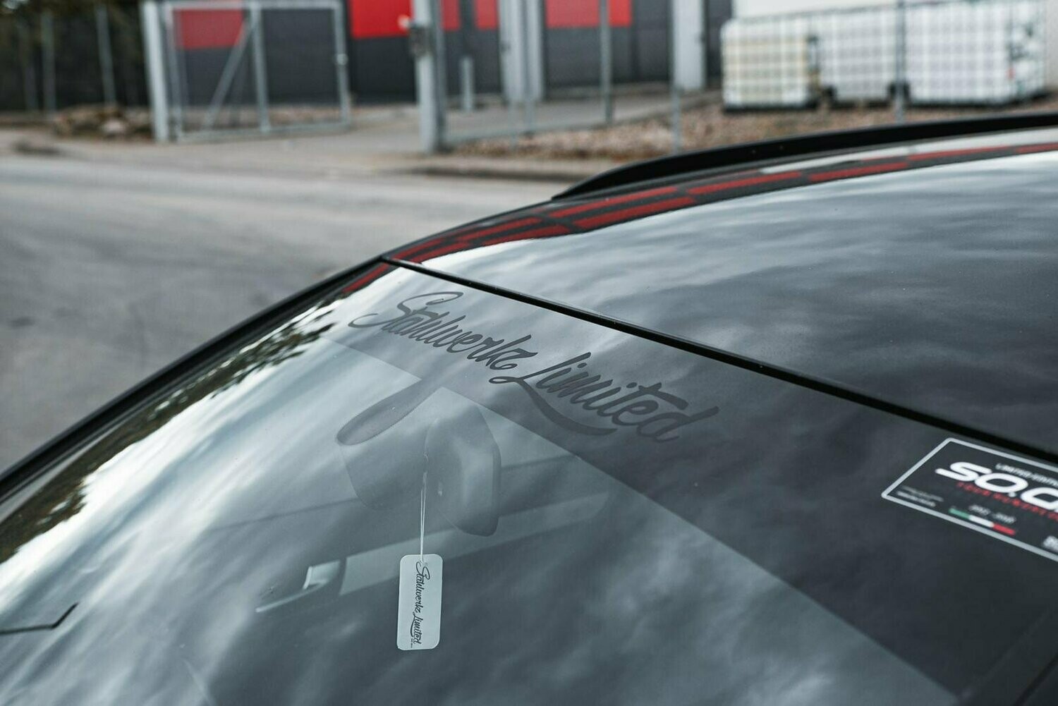 Scheibenkeil Schwarz + Sticker