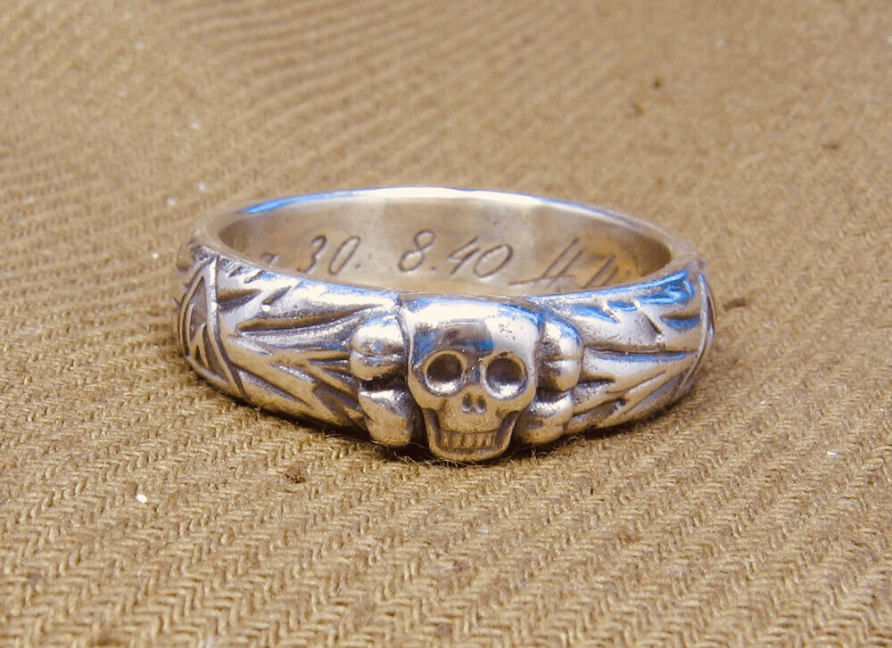 GERMAN WW2 SILVER RING TOTENKOPF LORENZ