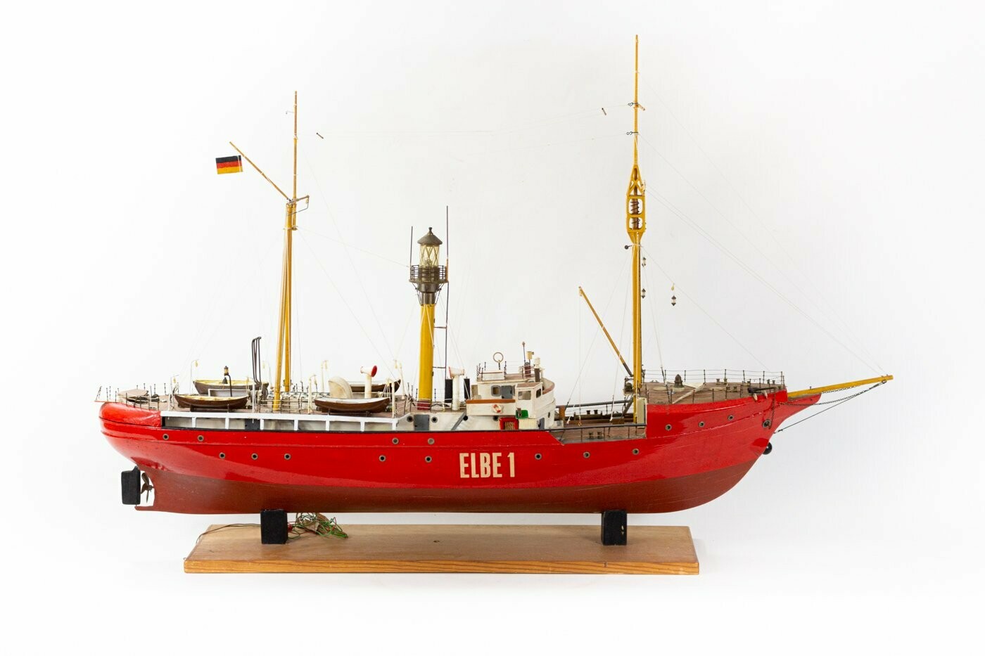 Schiffsmodell Feuerschiff ELBE1 sehr detailiert und mit Beleuchtung