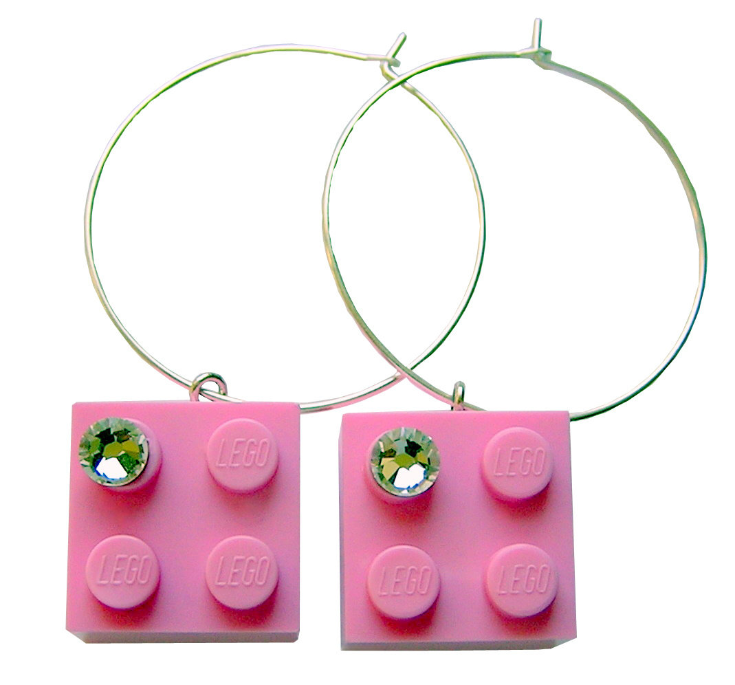 Light Pink LEGO® brick 2x2 with a ‘Diamond’ color SWAROVSKI® crystal on ...