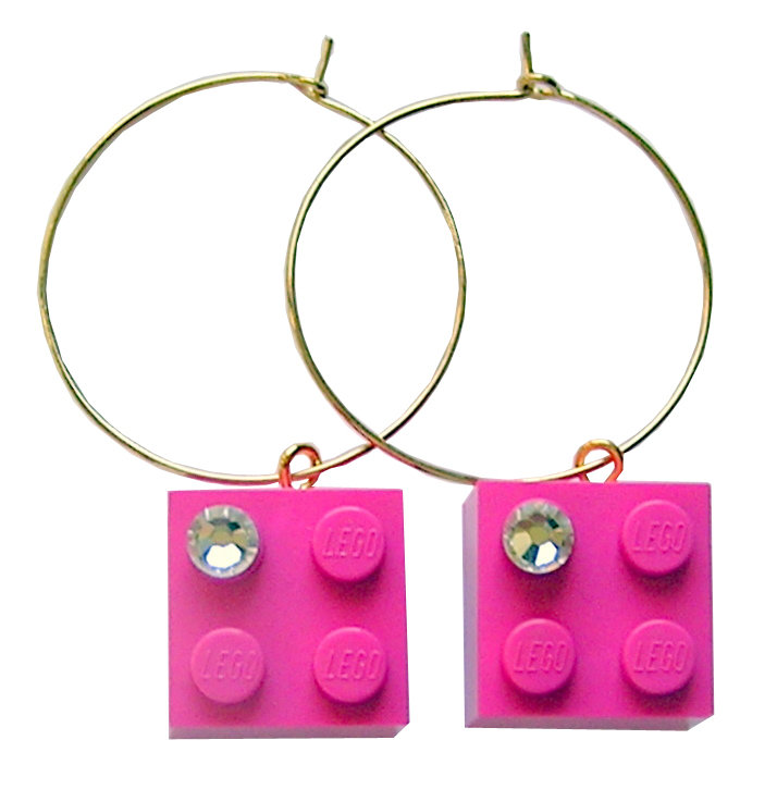 Dark Pink LEGO® brick 2x2 with a ‘Diamond’ color SWAROVSKI® crystal on ...