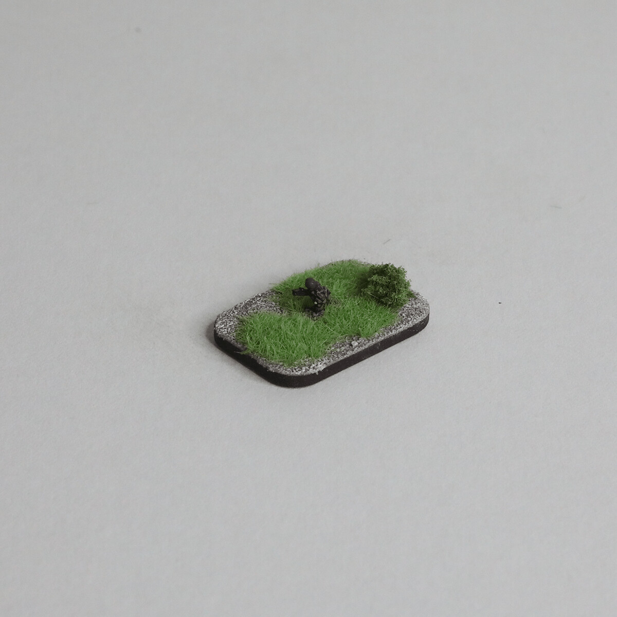 B311 British WW2 Para's pole charge (5 figures)