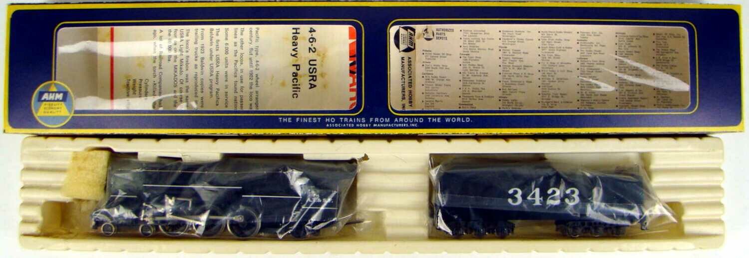 AHM5087G AT&SF Class 3400 4-6-2 Heavy Pacific Locomotive #3423 HO Scale