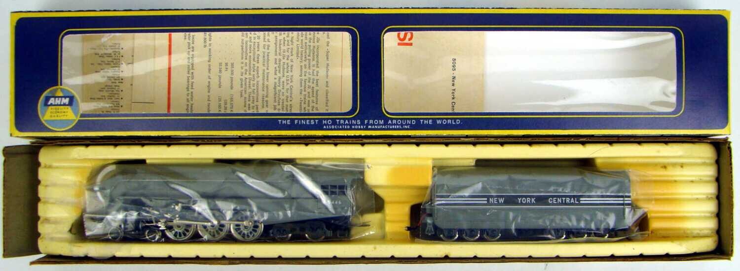 AHM 5095-02 NYC Streamlined J3a 4-6-4 Hudson Locomotive HO Scale