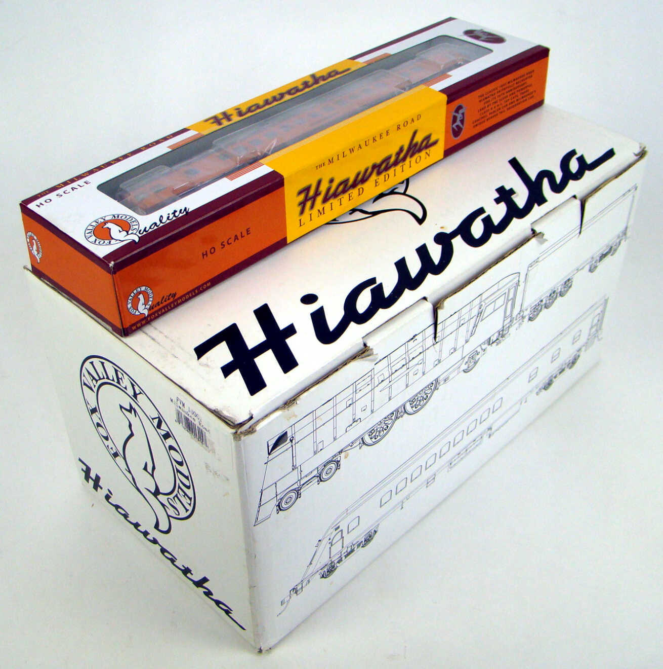 NEW Fox Valley Models Hiawatha Passenger Train Set HO Scale