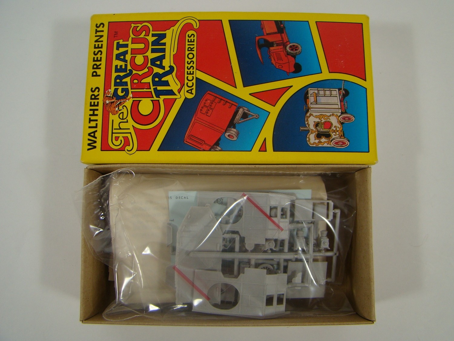 Walthers 360-233 Great Circus Train 1921 Model T Ford Calliope Truck Kit