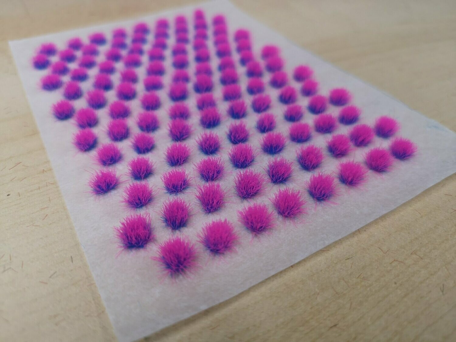 Neon Pink 4mm (Blue Base) - Fantasy Tufts