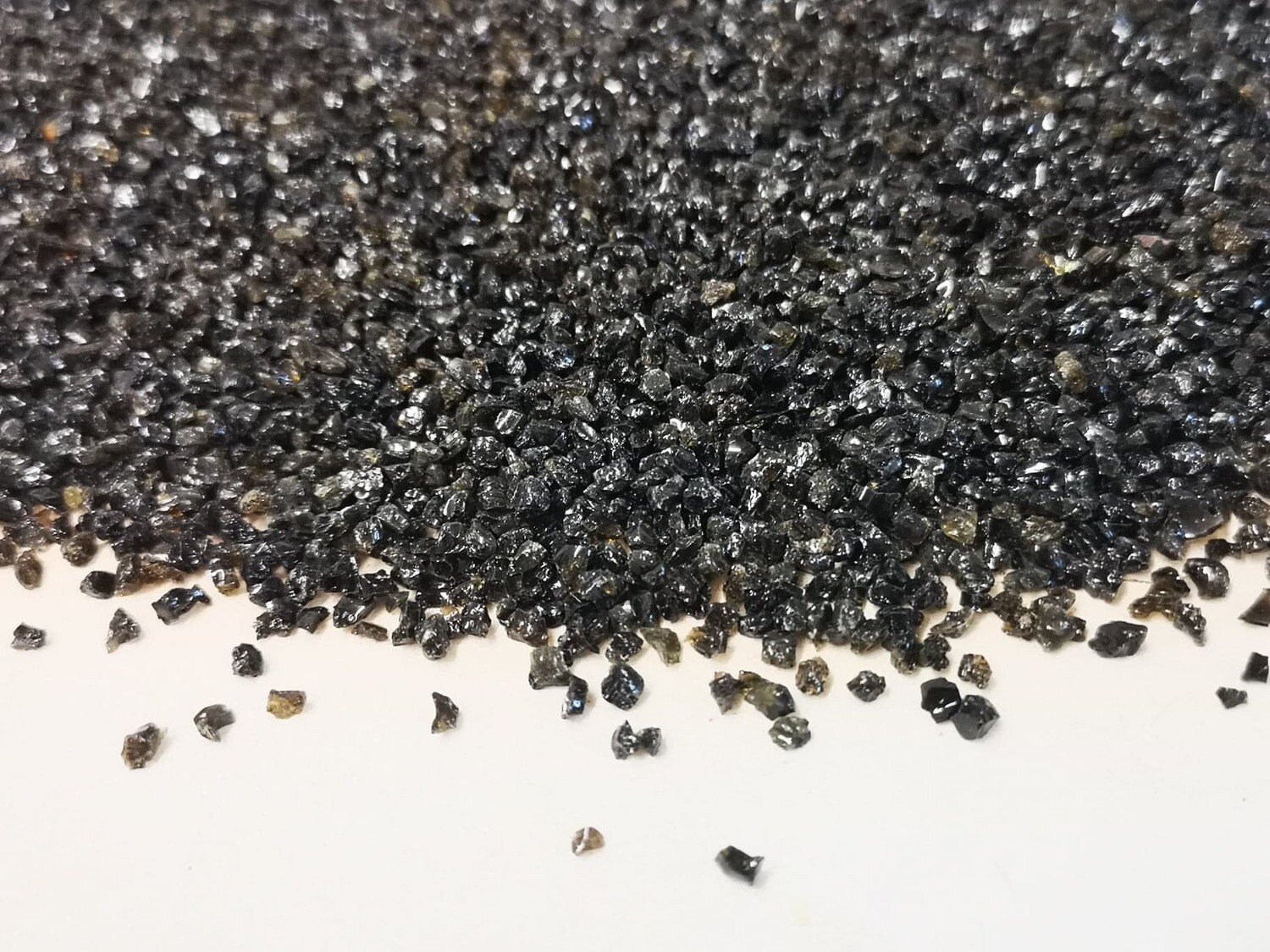 Glass Granules - Black Amber