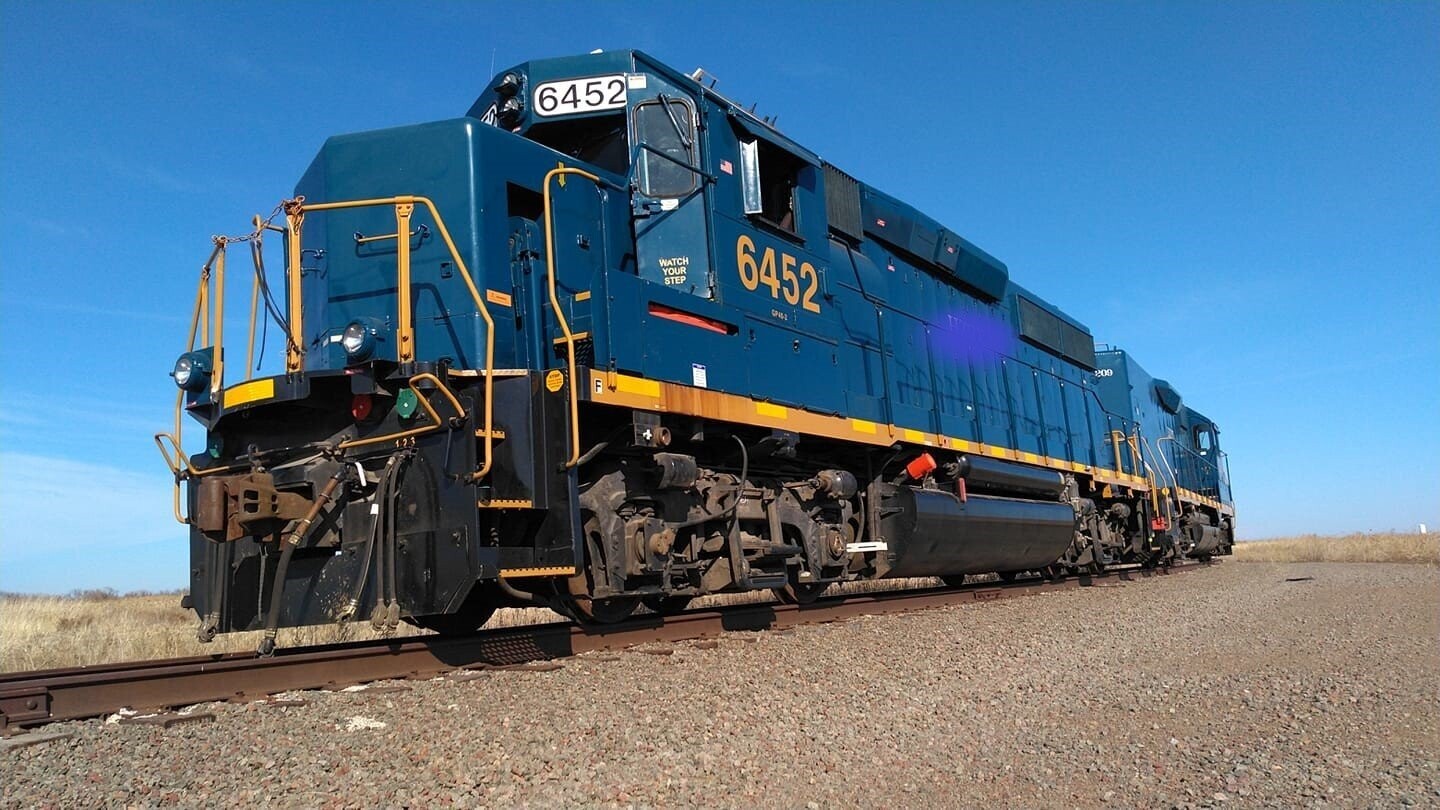 Lease a EMD GP 40 slug set - TWO unit power for cost of ONE
