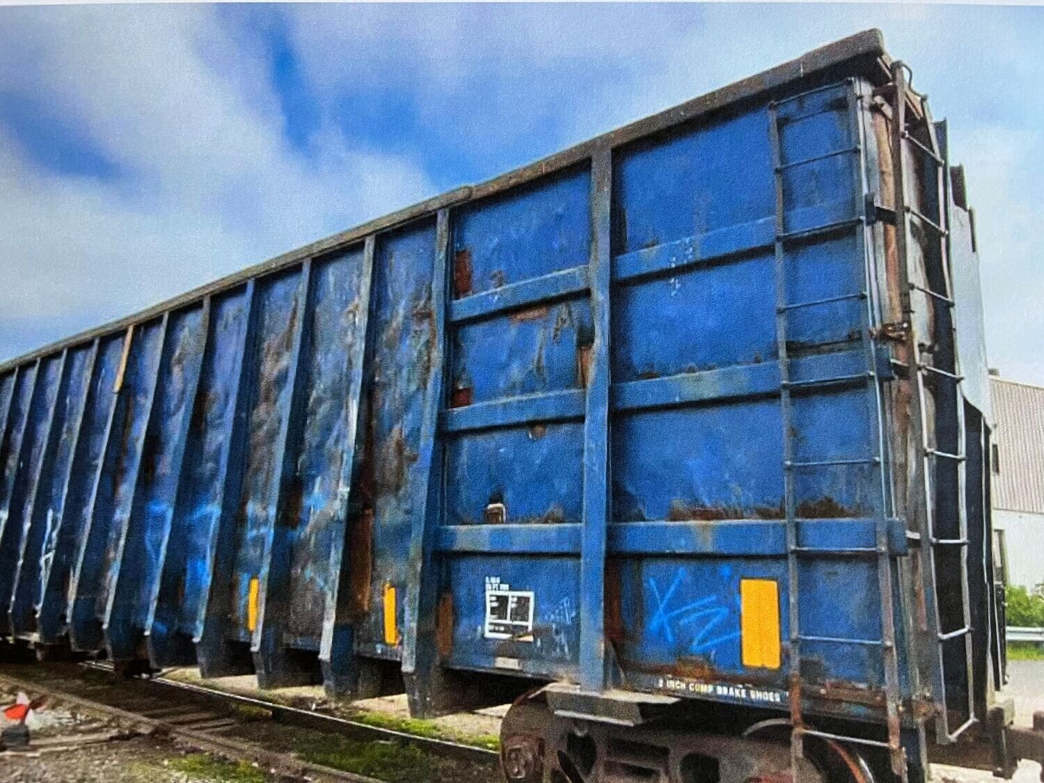 1980 year built 7000 cube gondolas