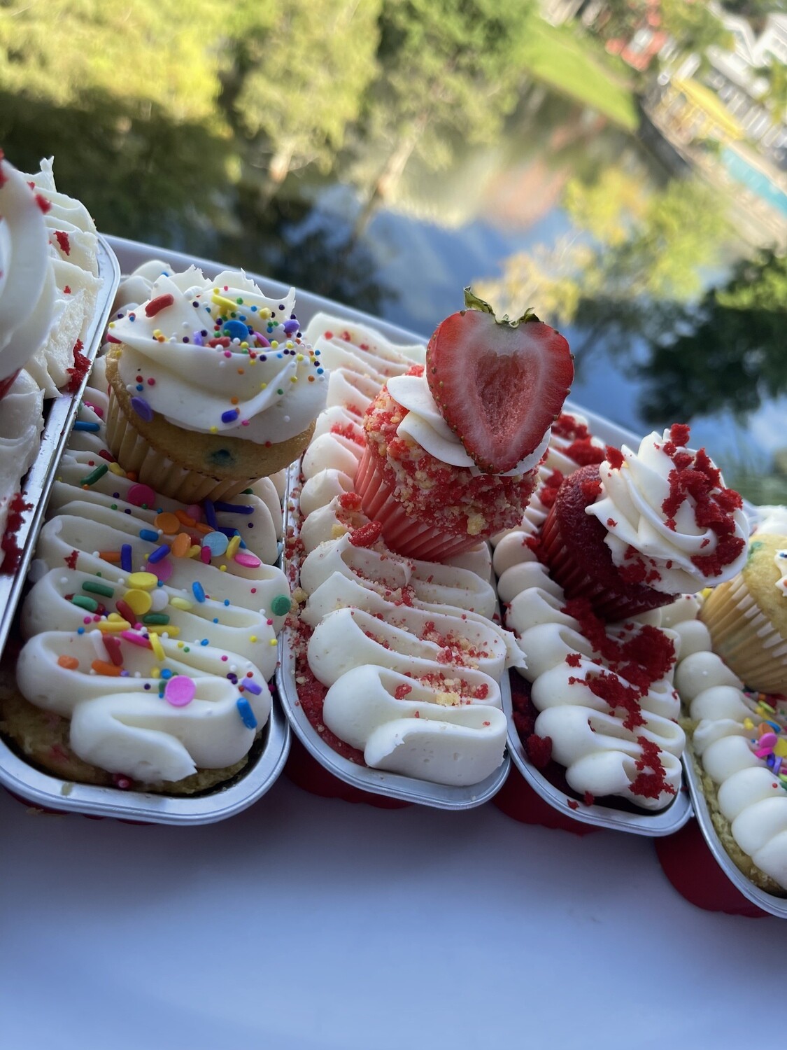 Mini Tin Cakes Mini Tin Cakes