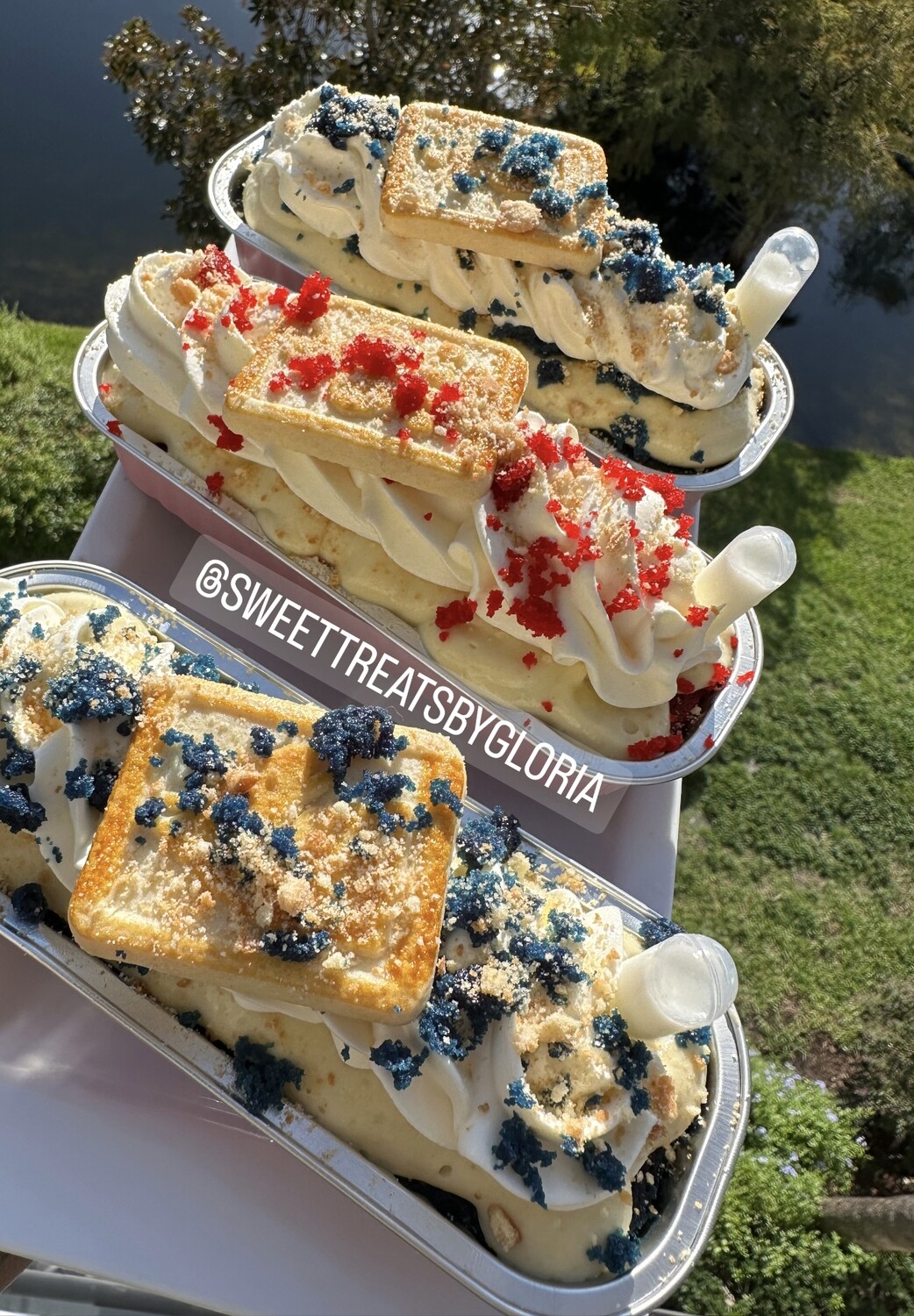 Blue velvet & red velvet banana pudding cake recipe