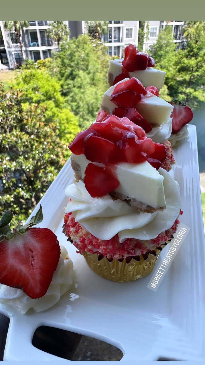 Loaded strawberry cheesecake cupcake recipe