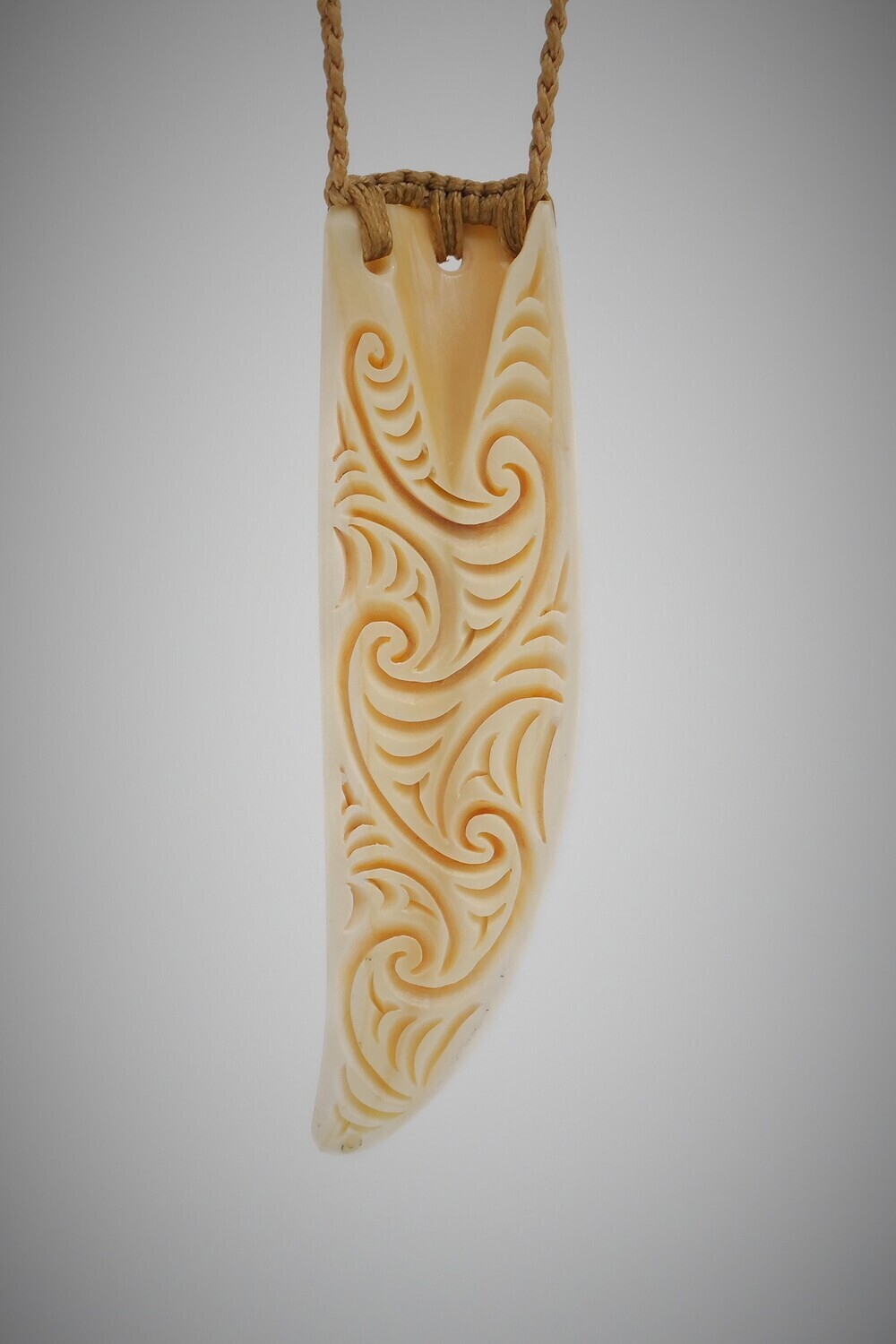 Moko Pounamu, Whale Tooth Carving Rei Puta (Eye Tooth)