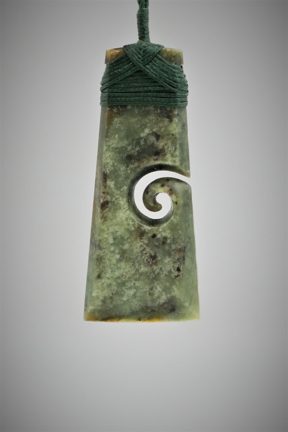 Greenstone Toki NZ Genuine Kawakawa Flower Jade - Koheroa
