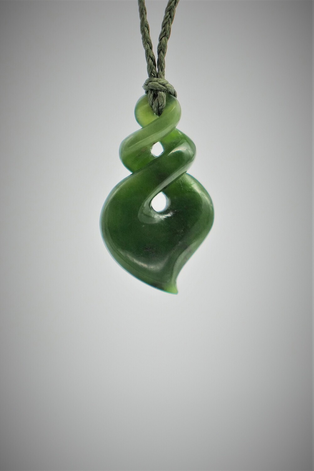 Greenstone Single Twist NZ Genuine Kawakawa stone - Papaunahi