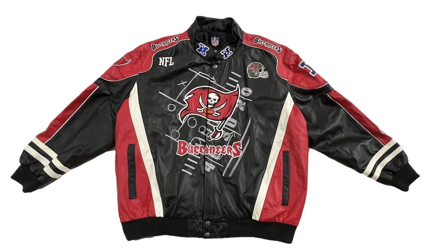 Tampa Bay Buccaneers Men’s Embroidered Heavyweight Leather Jacket