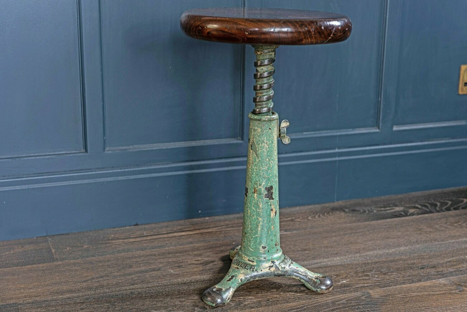 Singer Stool