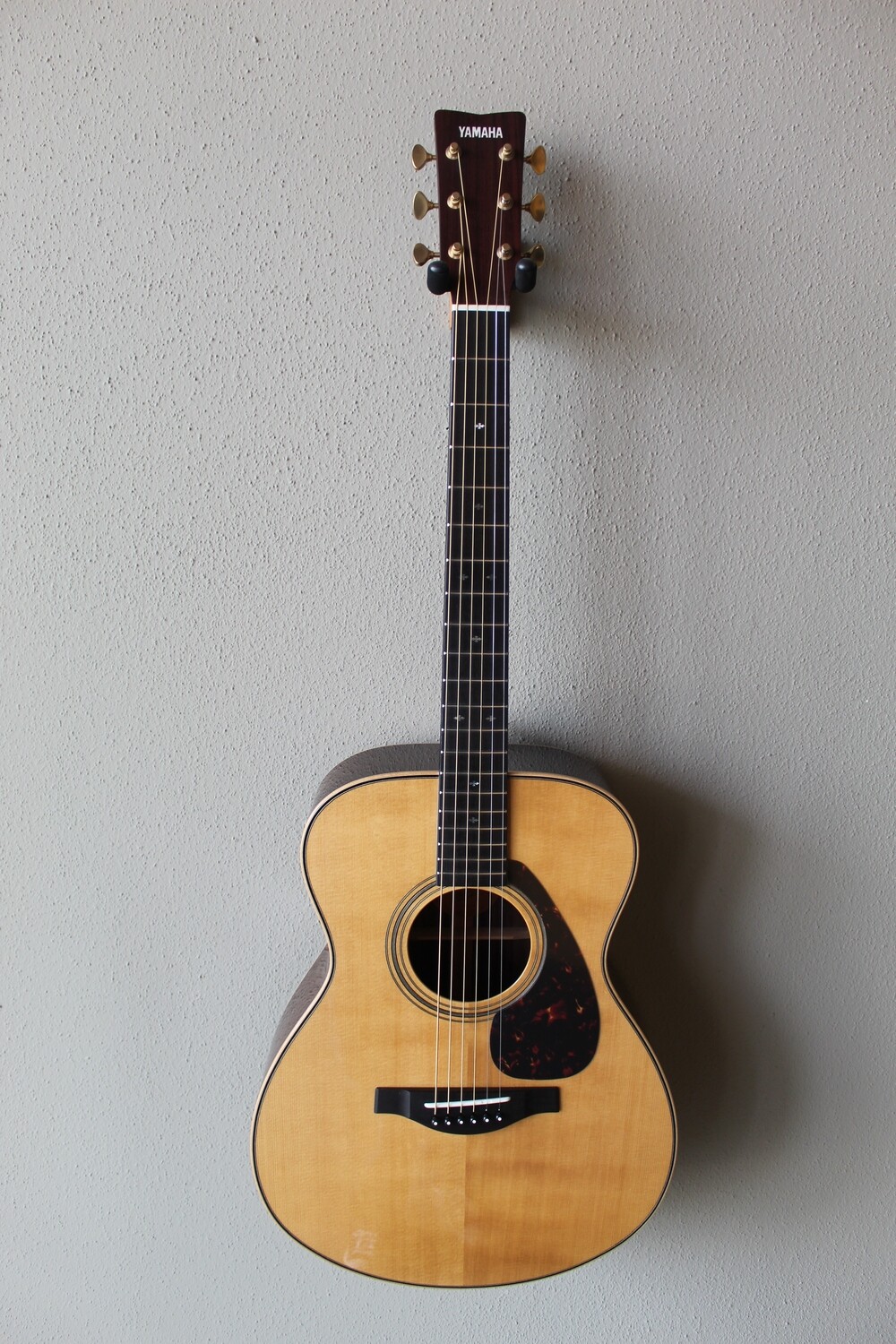 Yamaha LS26 ARE Concert Acoustic Guitar | Memorial Music