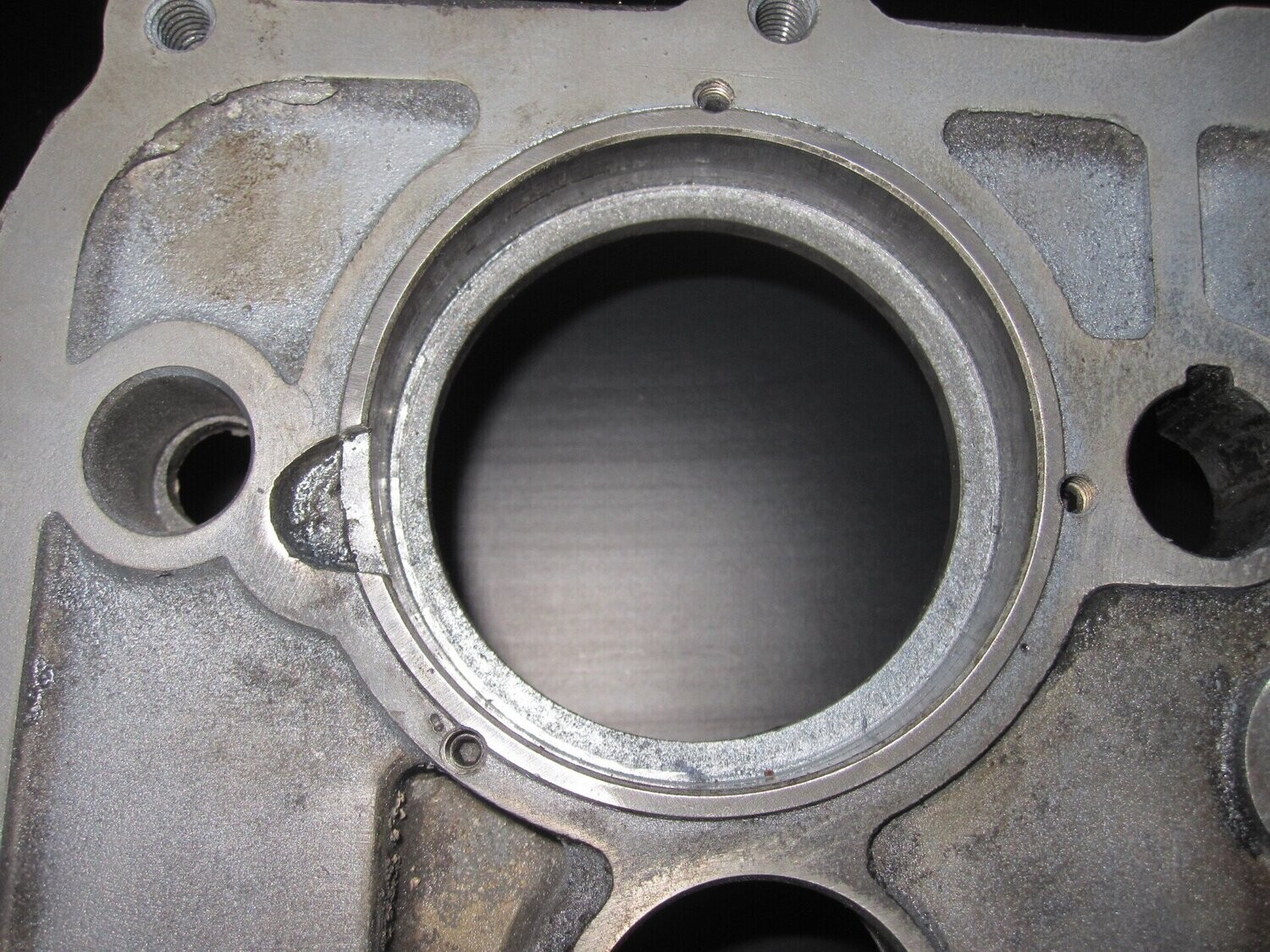 VW Bus T3 Getriebedeckel Lagerschild 4&5 Gang Getriebe Syncro Neu ...