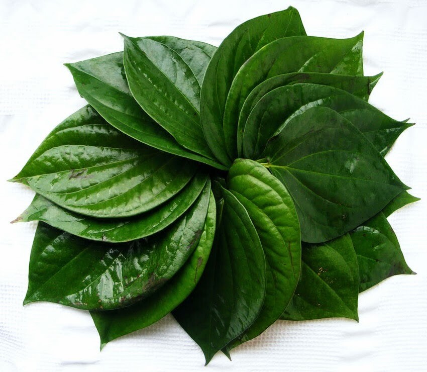 Pan Leaves per packet ( 4 - 5 leaves )