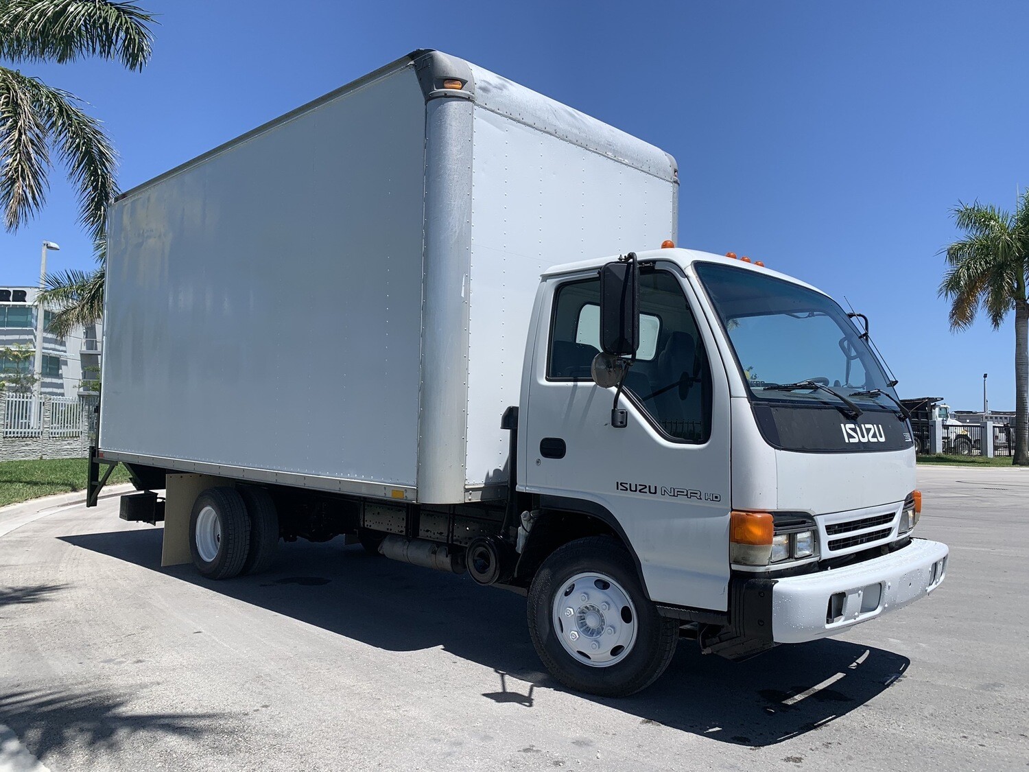2005 Isuzu NPR W/18’ ft box (High Cube) With Steel tuckaway liftgate