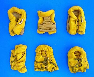 UM132 WWII RAF LIFE JACKETS