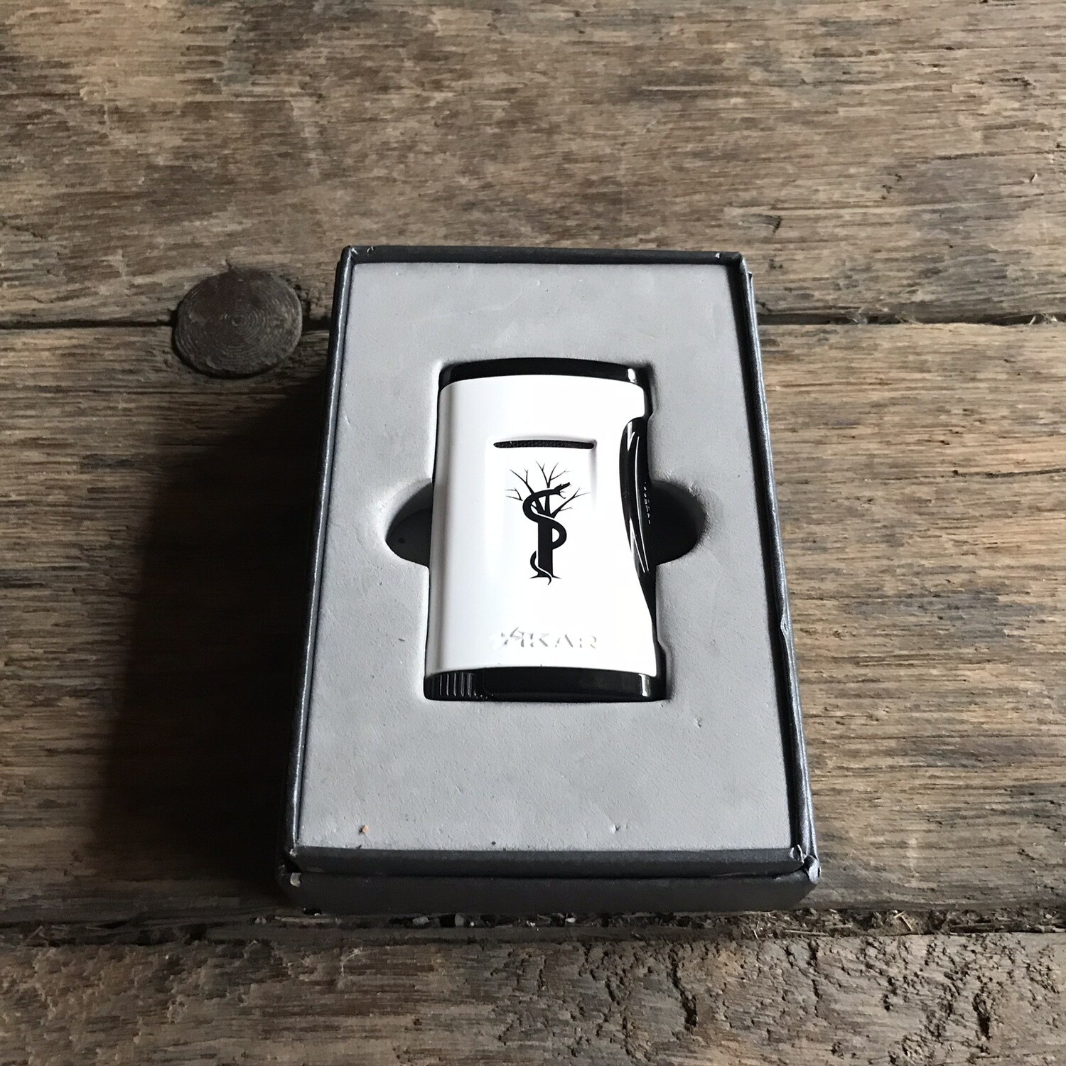 541RCIN Xidris White Intemperance RoMa Craft Lighter Xikar